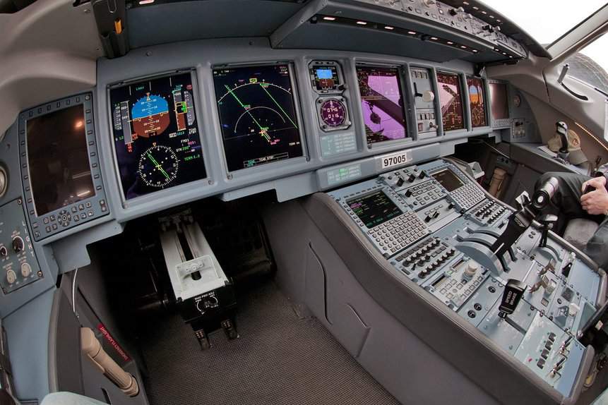 Sukhoi reveals plans for a new version of the Superjet - Aeroflap