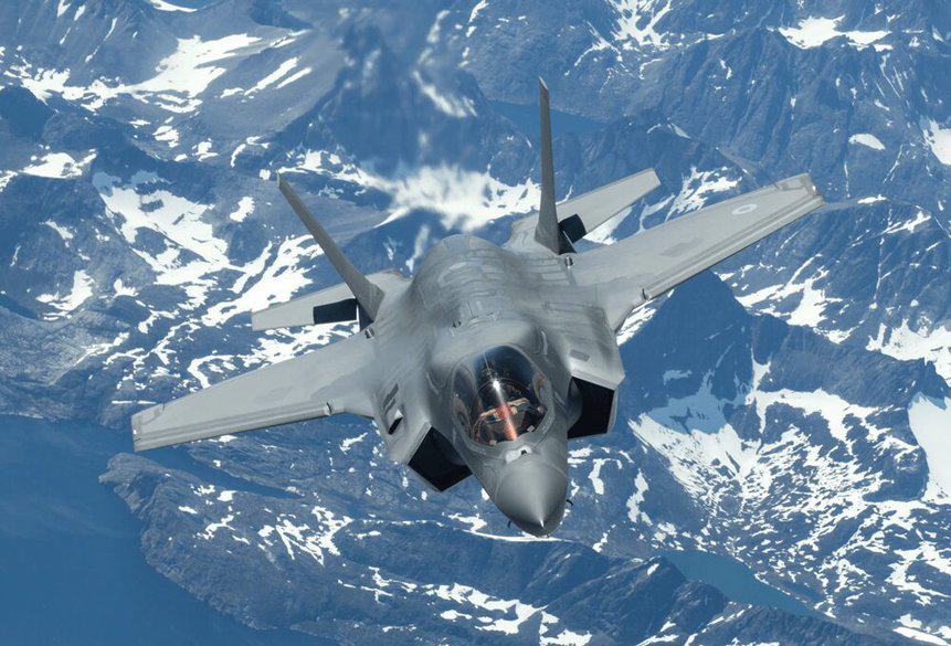 Reino Unido tem primeiro esquadrão operacional de F-35 Lighting II ...