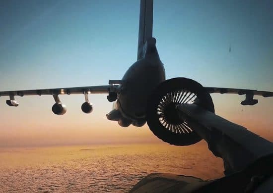Russian long-range aircraft complete in-flight refueling tasks