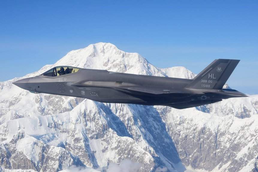 Suíça escolhe o F-35 como seu novo caça