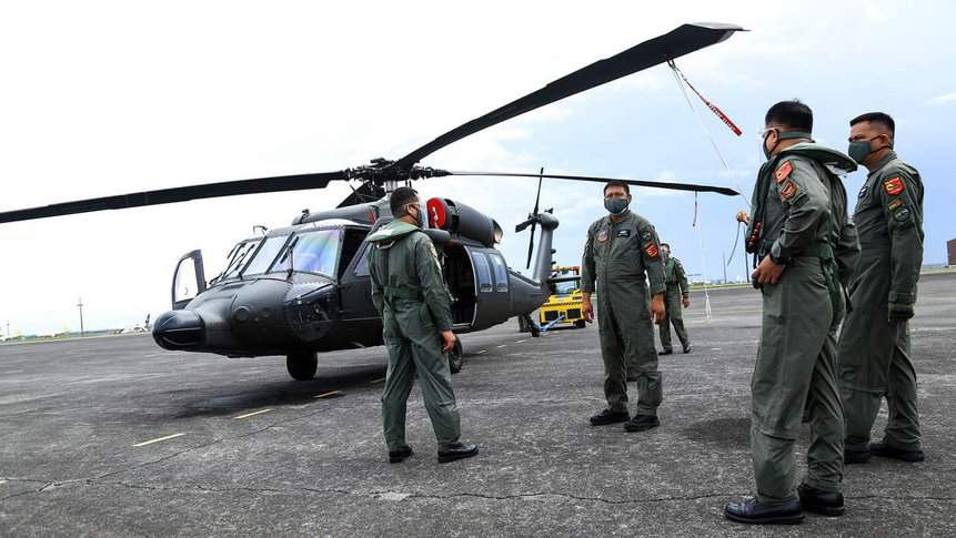 Philippines set to acquire more Black Hawk helicopters from Poland ...
