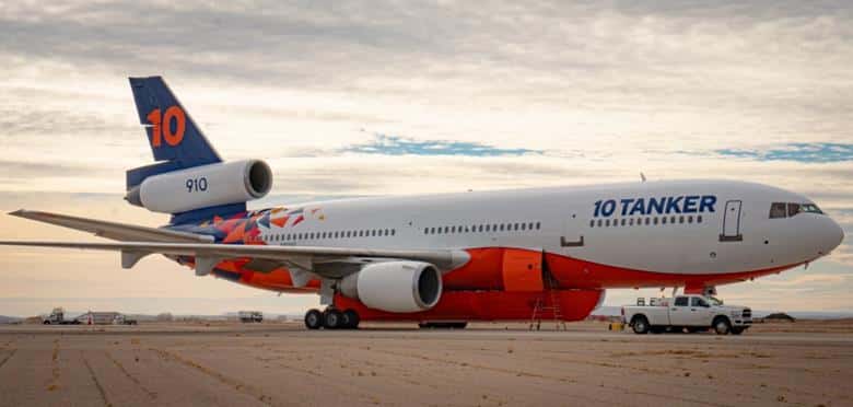 Firefighting DC-10 gets new paint job - Aeroflap
