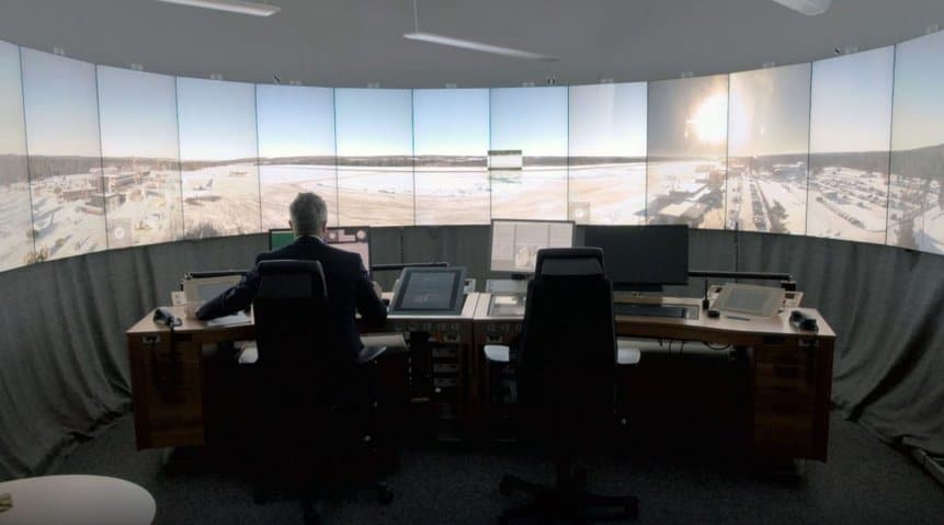 Torre de controle do Aeroporto London City agora fica a 136 km do terminal