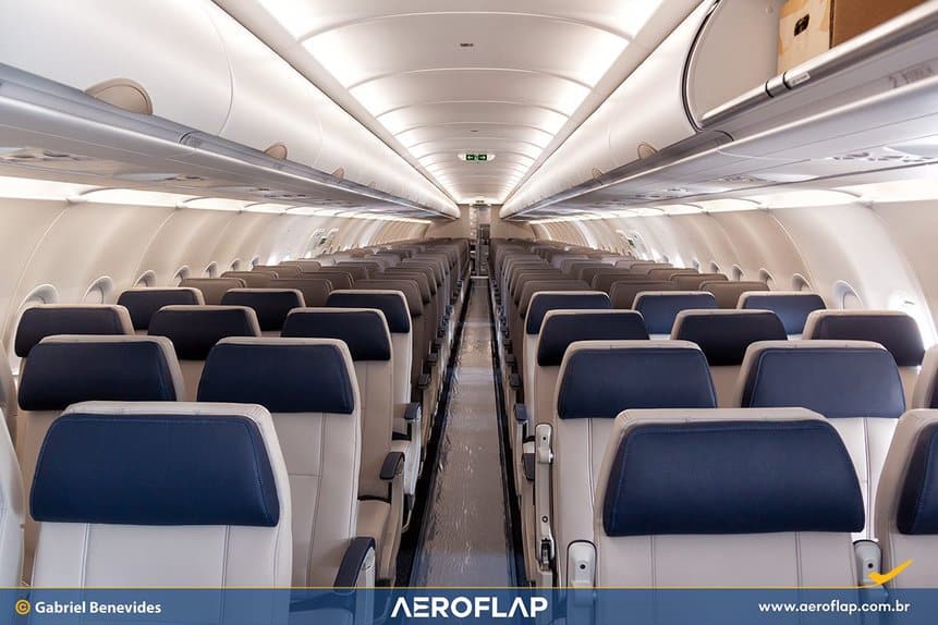 Chega em Confins o primeiro Airbus A320neo com a pintura Disney da Azul ...