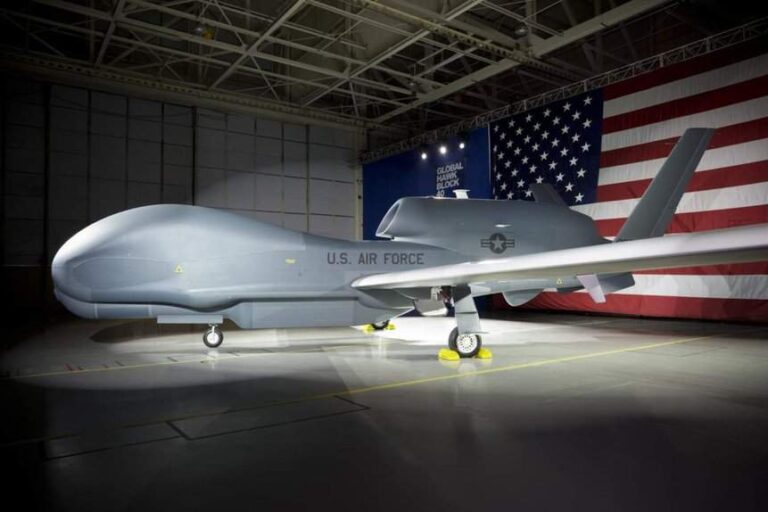RQ-4 Global Hawk: die US-Drohne, die mehr als 30 Stunden in der Ukraine ...