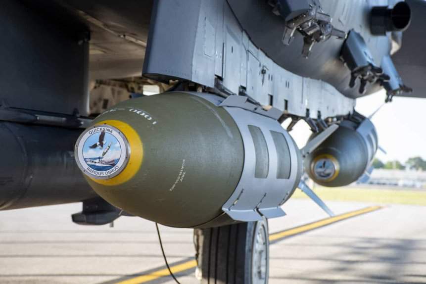 EUA demonstram com sucesso novas bombas JDAM antinavio - Aeroflap
