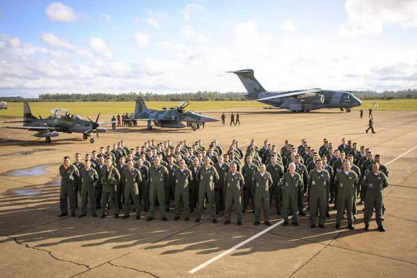 FAB: cadetes da AFA participam do Simpósio das Aviações e da Infantaria ...