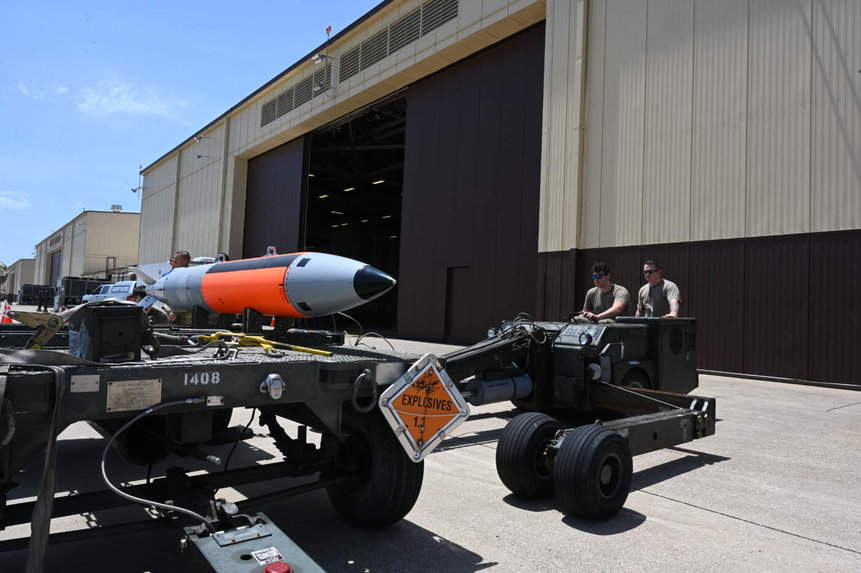 US B-2 bomber tests new guidance system for nuclear bombs - Aeroflap