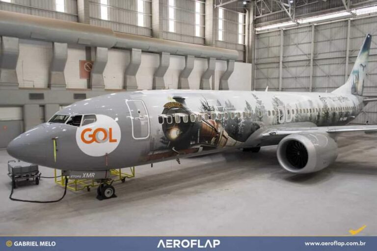 Hogwarts Express: GOL launches Harry Potter-themed aircraft in ...
