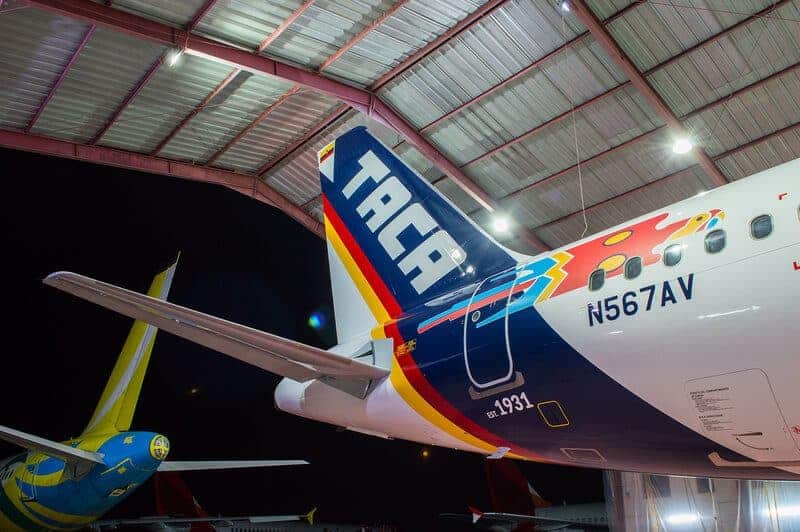 Avianca apresenta pintura retrô com as cores da TACA em um Airbus A320 ...