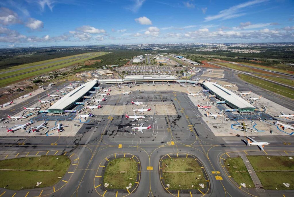 Airports in the Midwest region are projected to handle over 12,5 ...