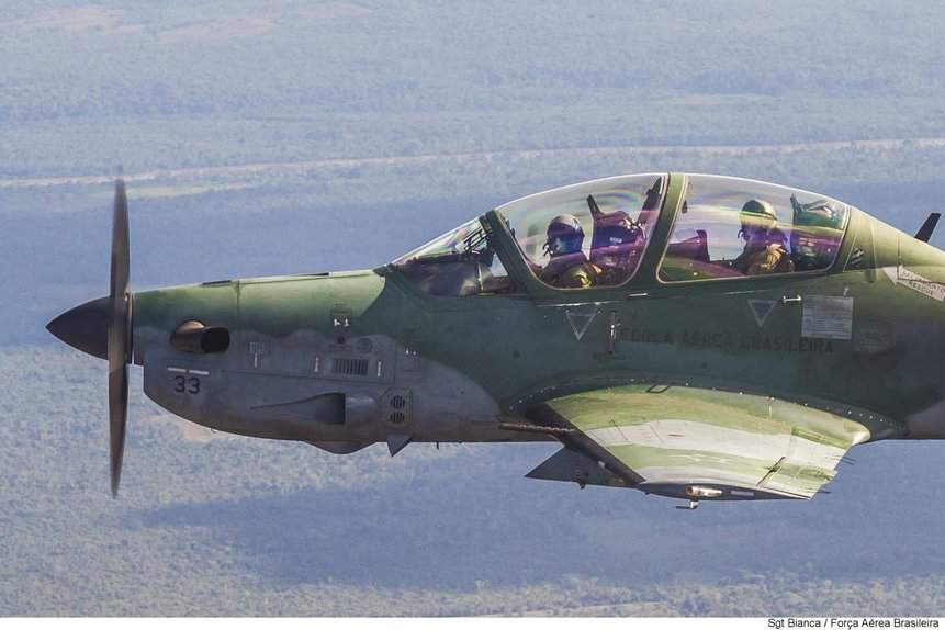 VÍDEO: monomotor é interceptado por caças A-29 da FAB em Roraima