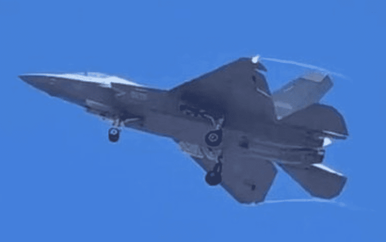 New images of the J-35, China's naval stealth fighter