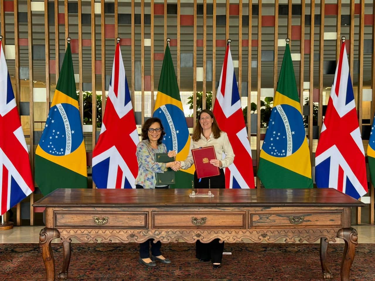 United Kingdom and Brazil Sign First Aviation Services Agreement in 77 ...