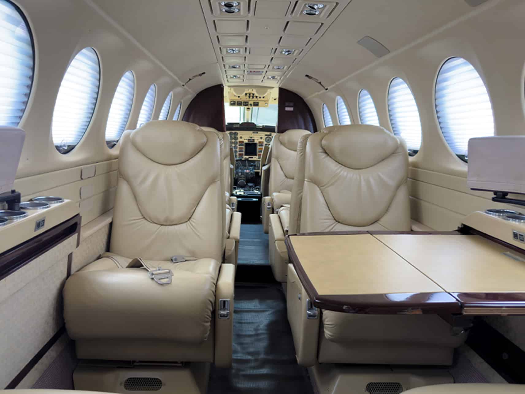 Veja o leilão do King Air B350 ano 1999 com lance inicial de R$ 9.340. ...