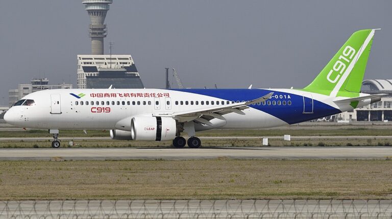 Meet the Chinese aircraft COMAC C919
