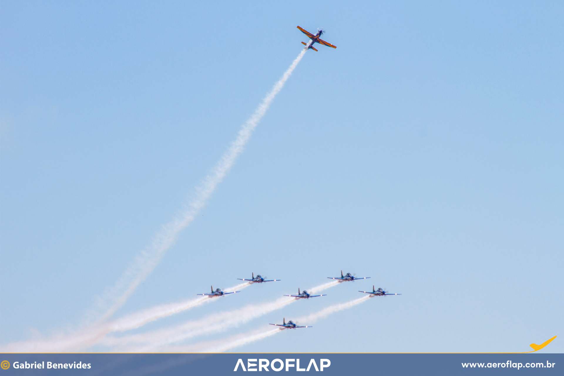 Crianças conhecem aviões da FAB em evento pelos 80 anos do fim da ...