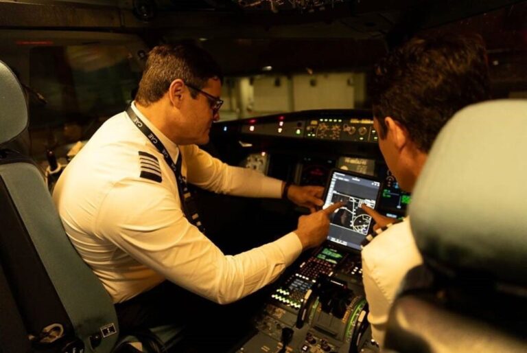 Boeing forecasts global demand for nearly 2,4 million new pilots ...