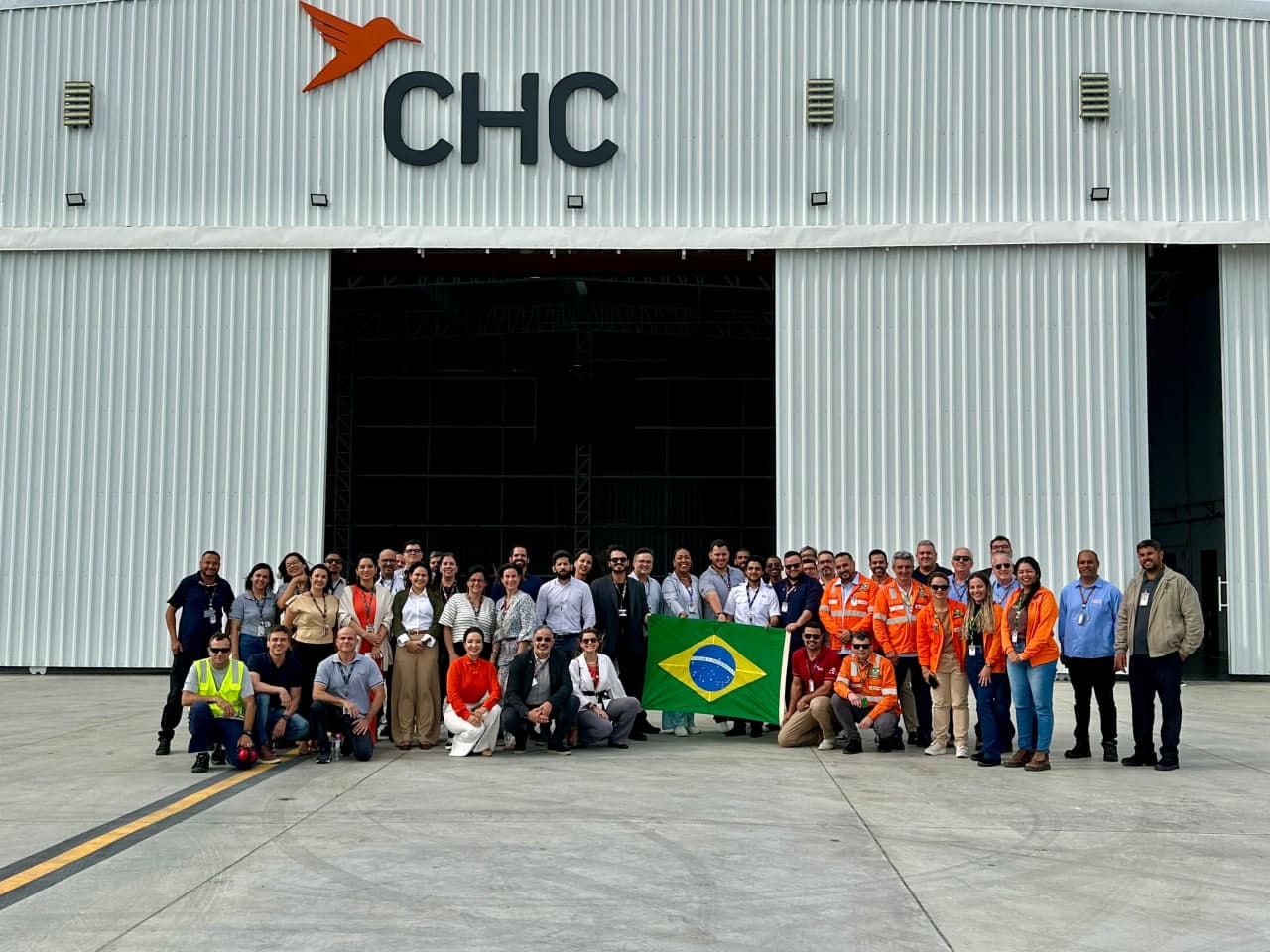 Heliporto Farol de São Tomé inaugura hangar da CHC Helicopter e amplia ...