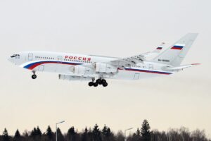 Follow the arrival of the "Flying Kremlin" in Brasília in real time.