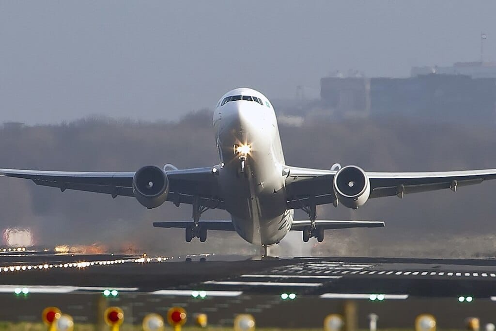Tail Strike: The importance of flight attendant attention - Aeroflap