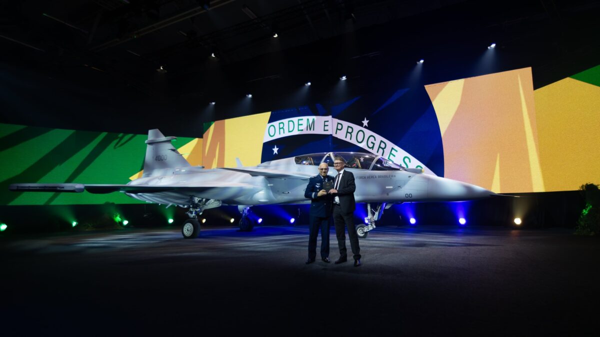 In real time: Brazilian National Team's VIP Boeing 767 begins mission ...
